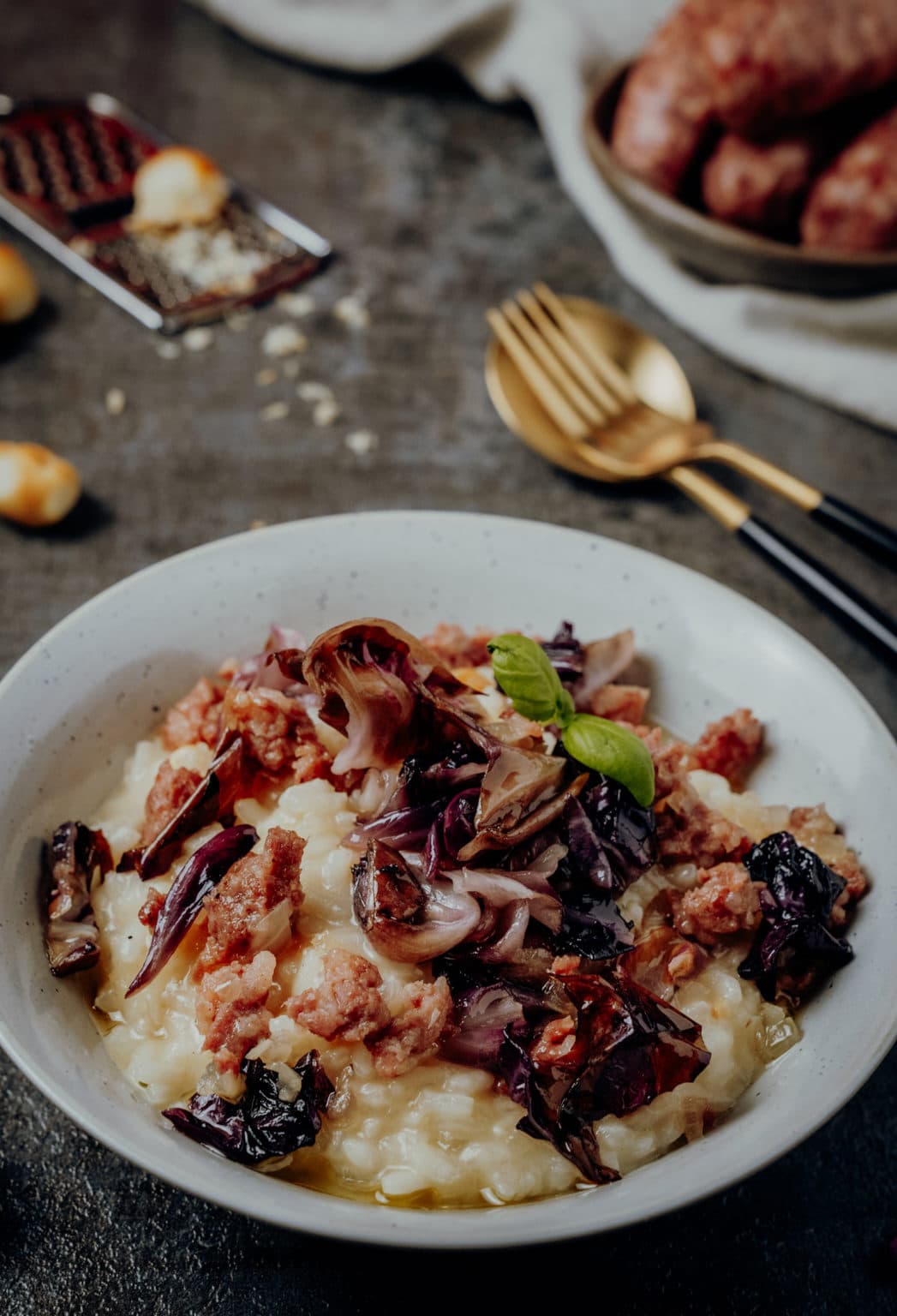 Risotto mit Salsiccia und Radicchio – Rezept aus Italien