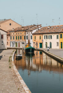 Comacchio: Die unberührte Lagunenstadt an der Adria